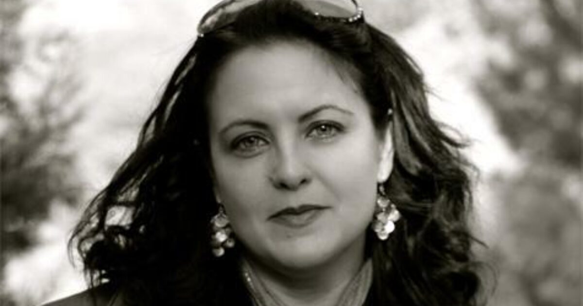 Suzanne Hayes | ULLSTEIN