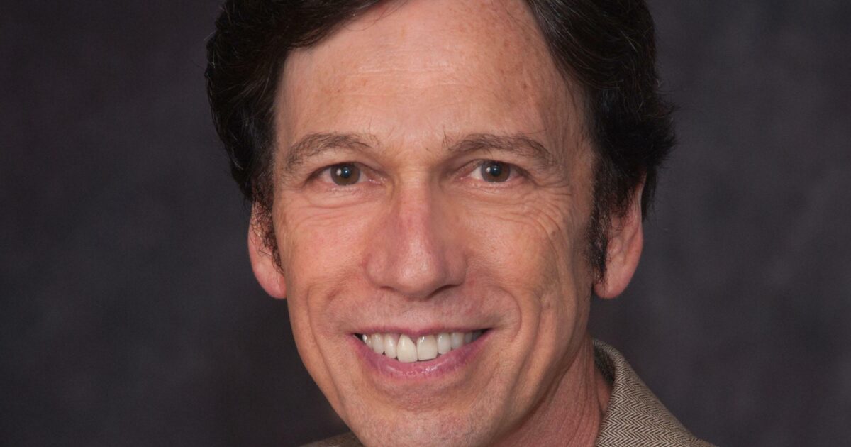 Peter Kuznick | ULLSTEIN